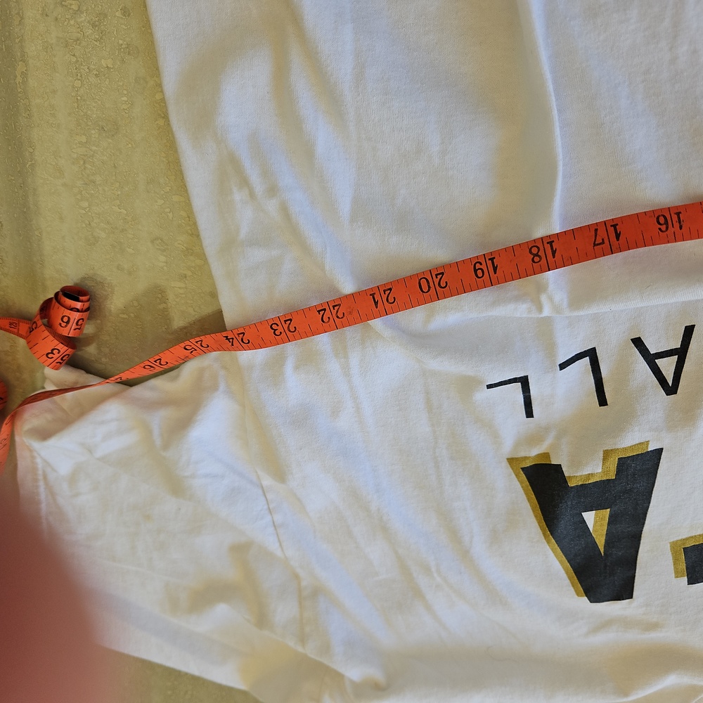 *Hanes 50/50 Vintage White"Gata Football"Tshirt - Gem